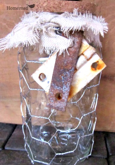 How to Decorate Recycled Pasta Jars