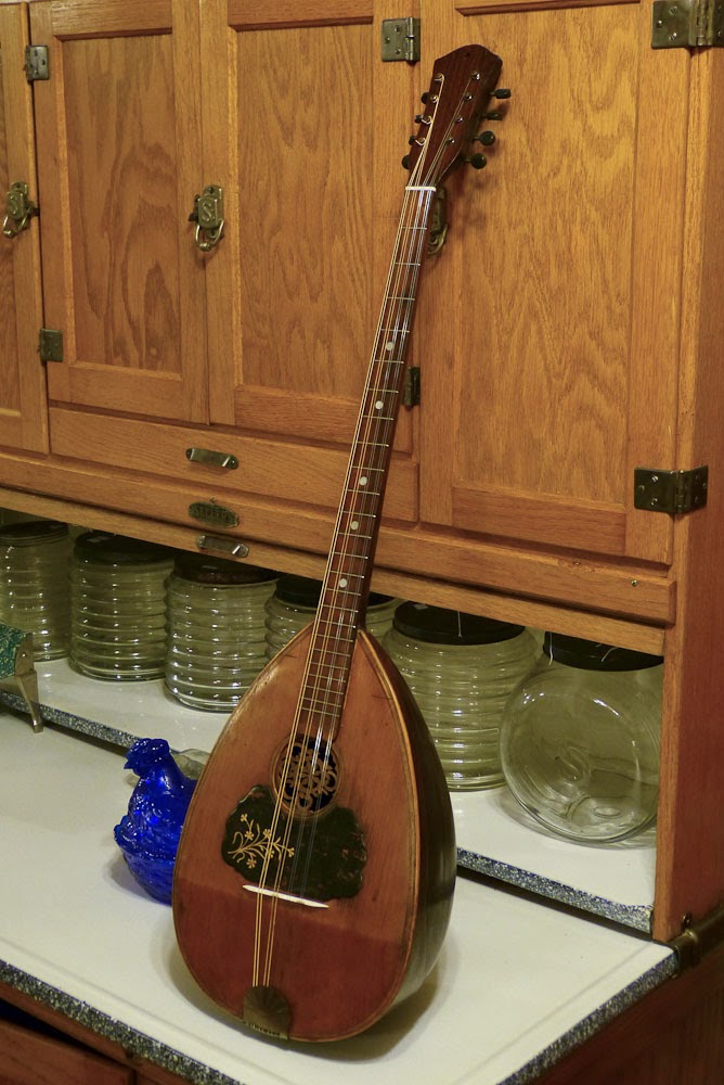 1910s Vracas Bouzouki