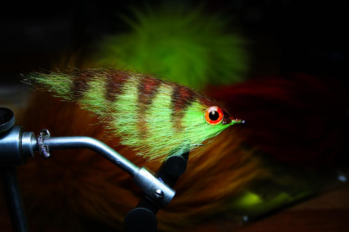 Custom Pike/Saltwater Fly tying: April 2012