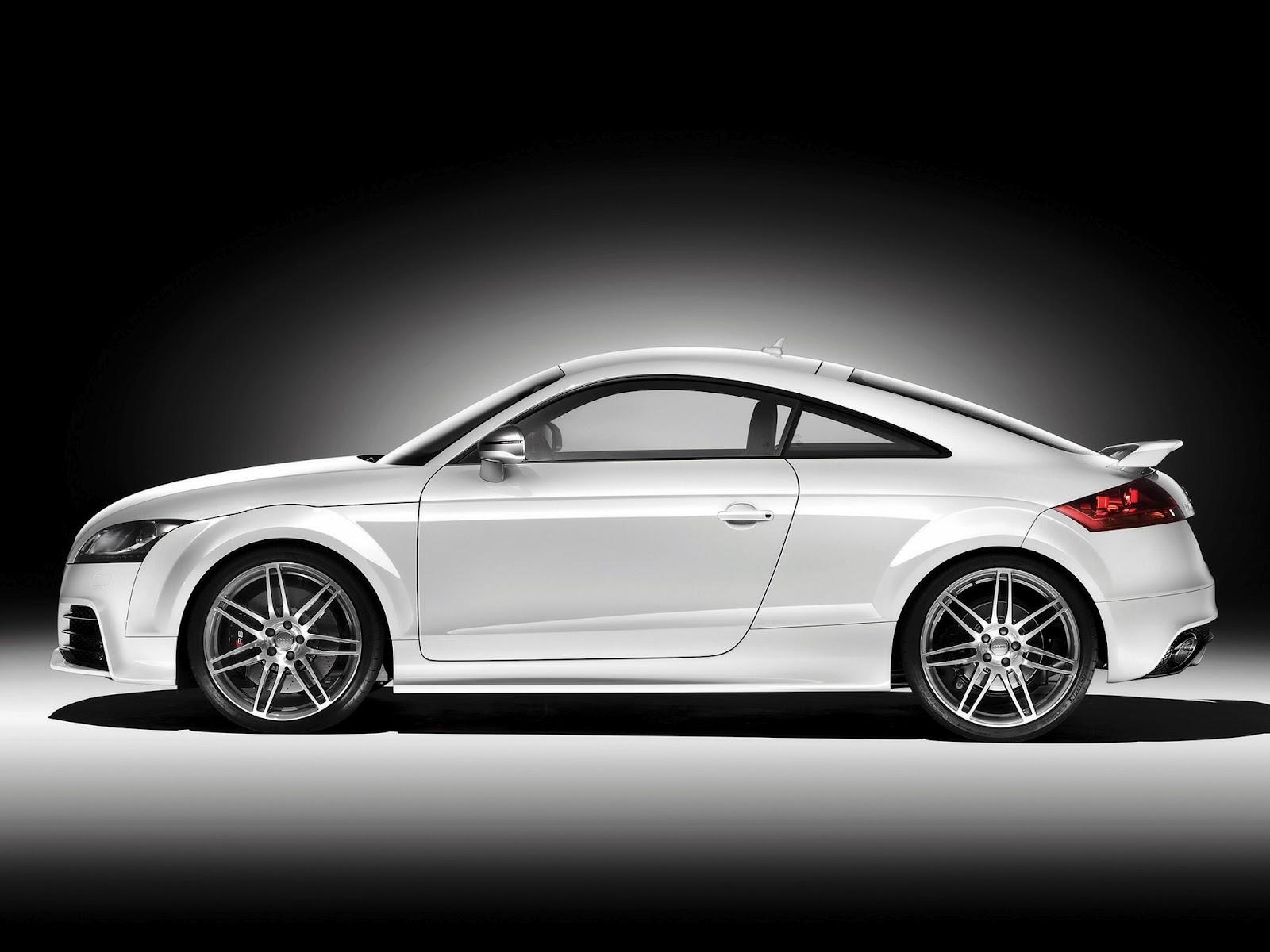 Automotive Cars: Audi TT