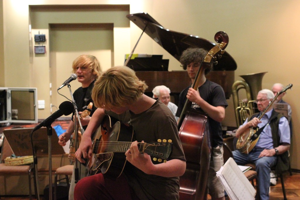 Sydney Banjo Band: The four string banjo in Sydney, NSW...Jazz banjo ...