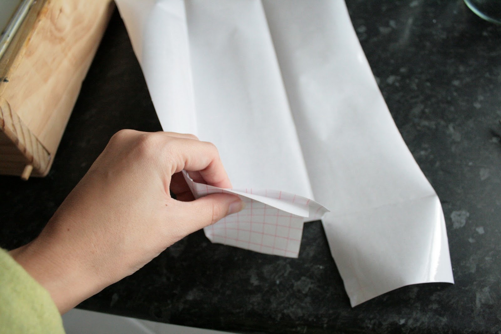 INNER EARTH SOAPS: Lining Your Mould with Contact Paper - Step by Step