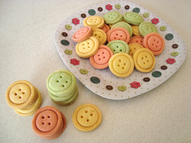 mousehouse: button biscuits