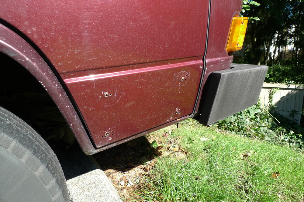 T3 Vanagon Spot: Vanagon Side Panel Removal - Bed Liner Project
