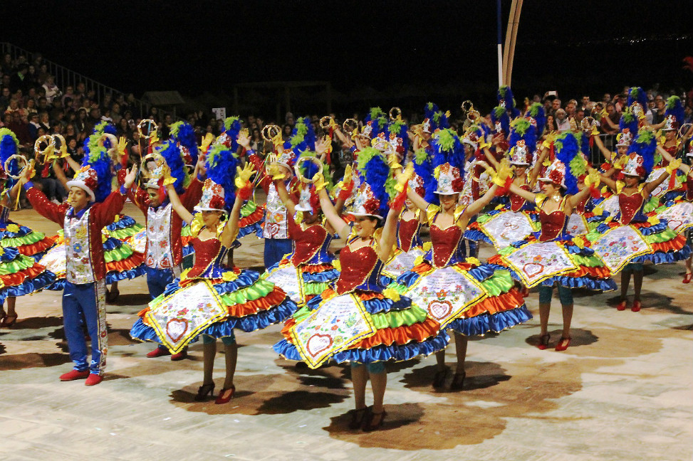 Sete marchas populares desfilam em Quarteira