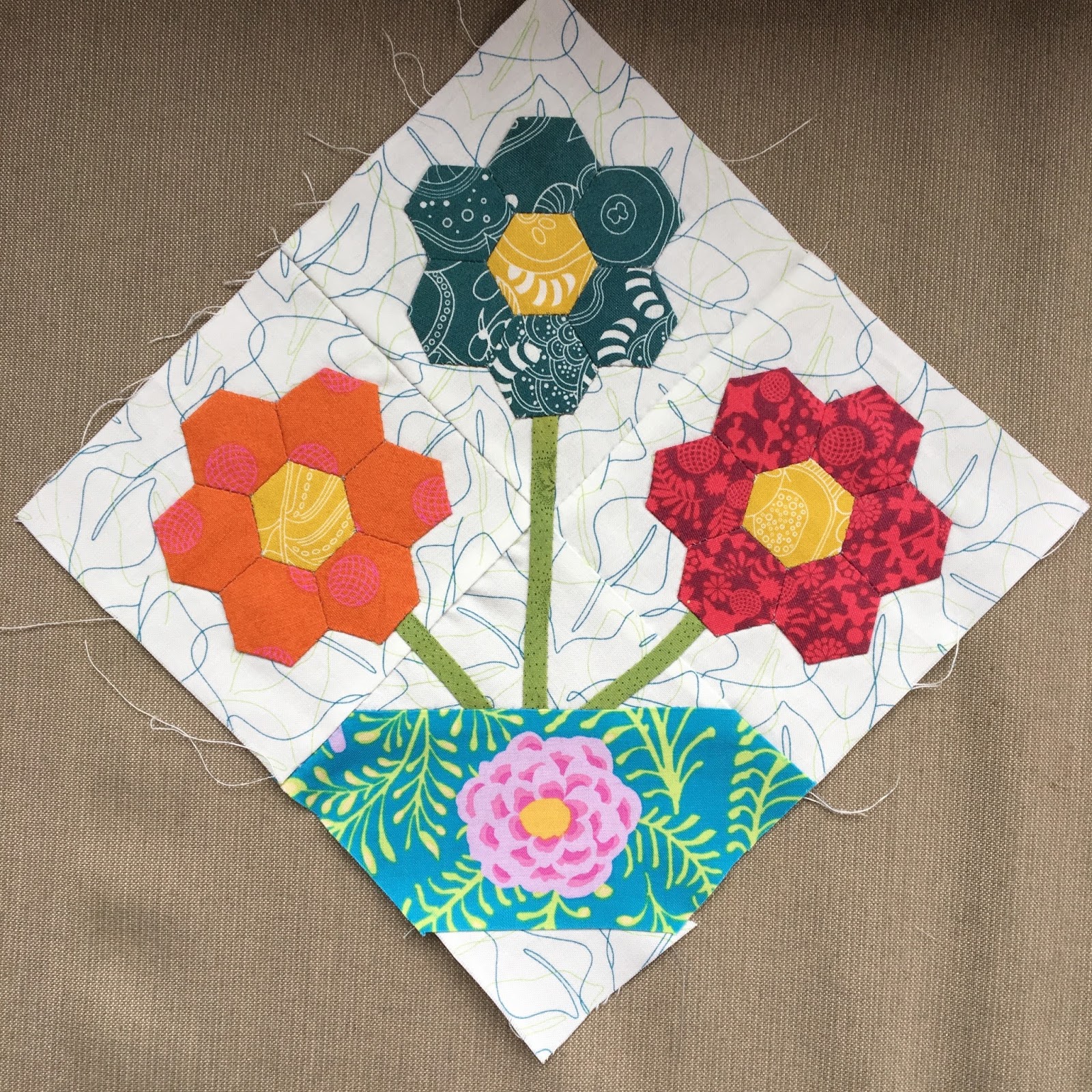 The HEXIE Blog: Finished the Hexie Blocks!