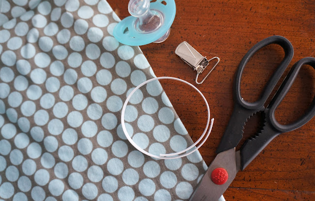 Hardly Housewives: DIY Pacifier Holder