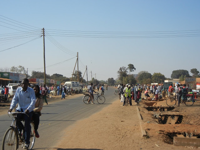 Leo in Malawi: Ekwendeni (20 km from Mzuzu)