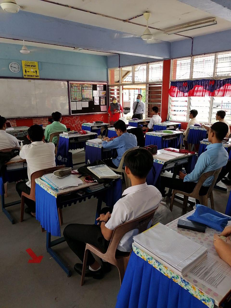 Pemantauan PPD Kluang untuk Pendaftaran semula pelajar Tingkatan 4 ke ...