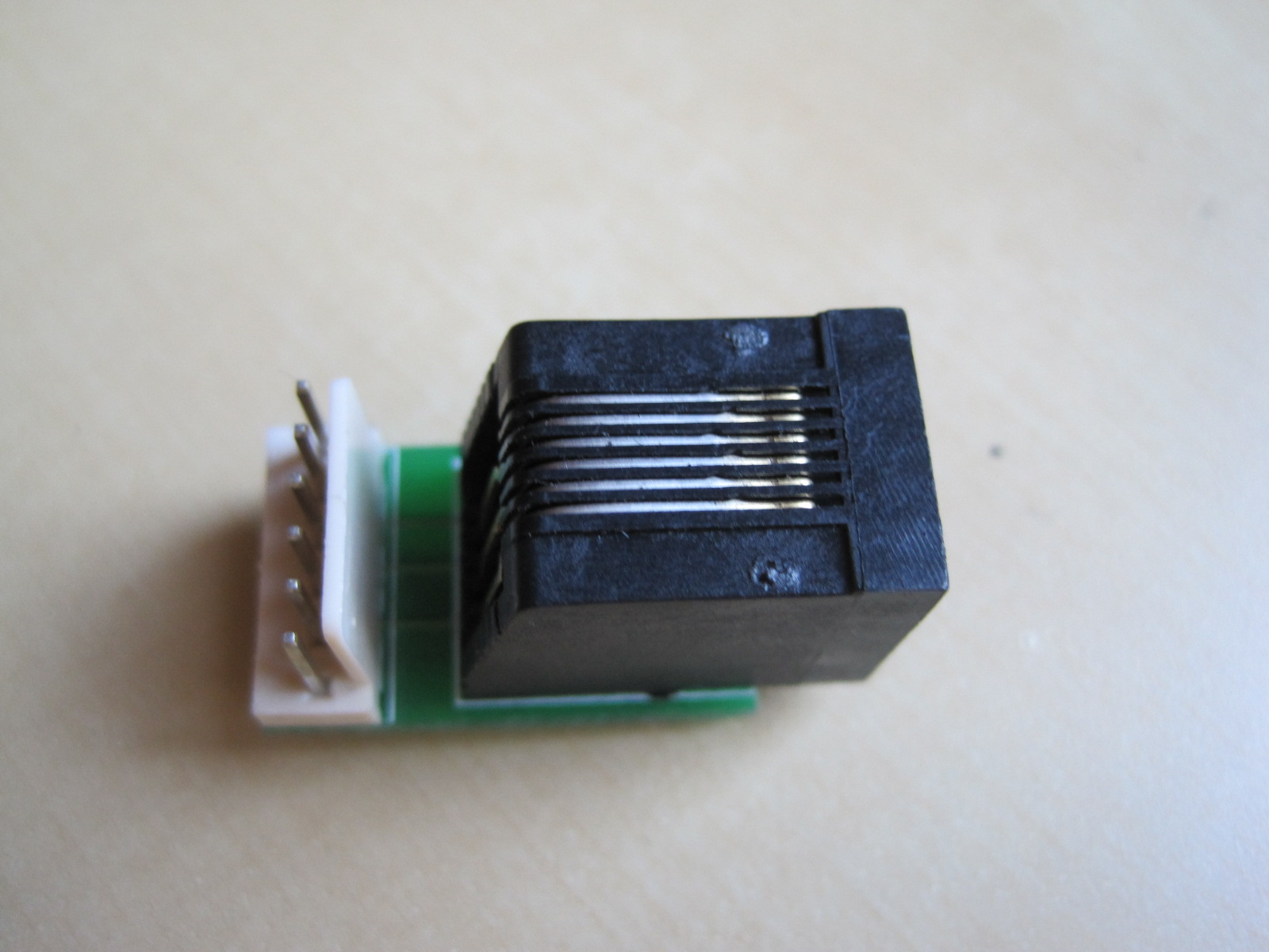 Junkbox Raider: Microchip ICD adapter -> NXT port breakout board