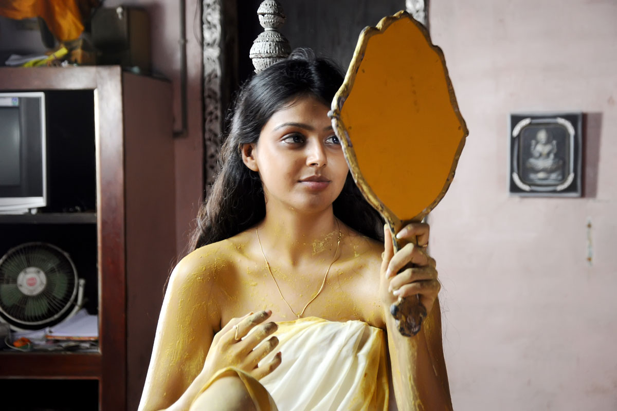 Monal Gajjar in Punnami Ratri film - Latest Movie Updates, Movie ...