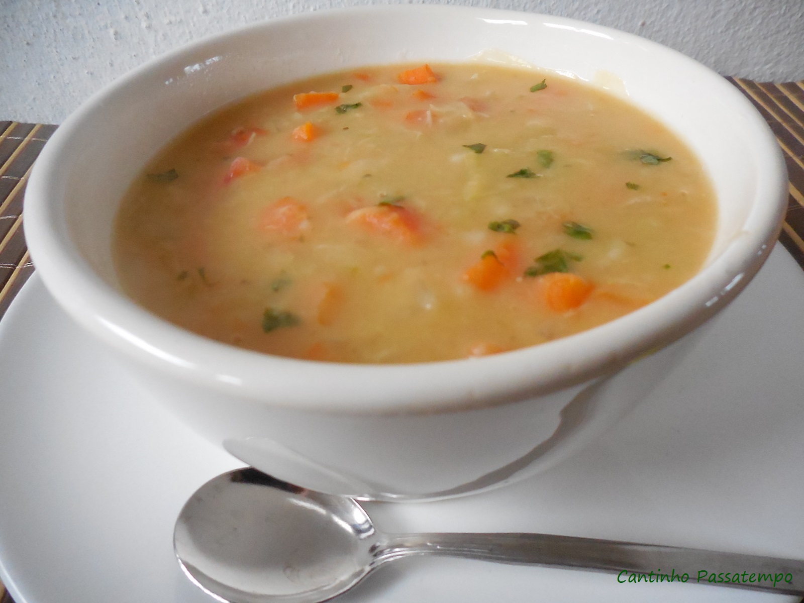 Cantinho Passatempo: Sopa de inhame,cenoura e repolho