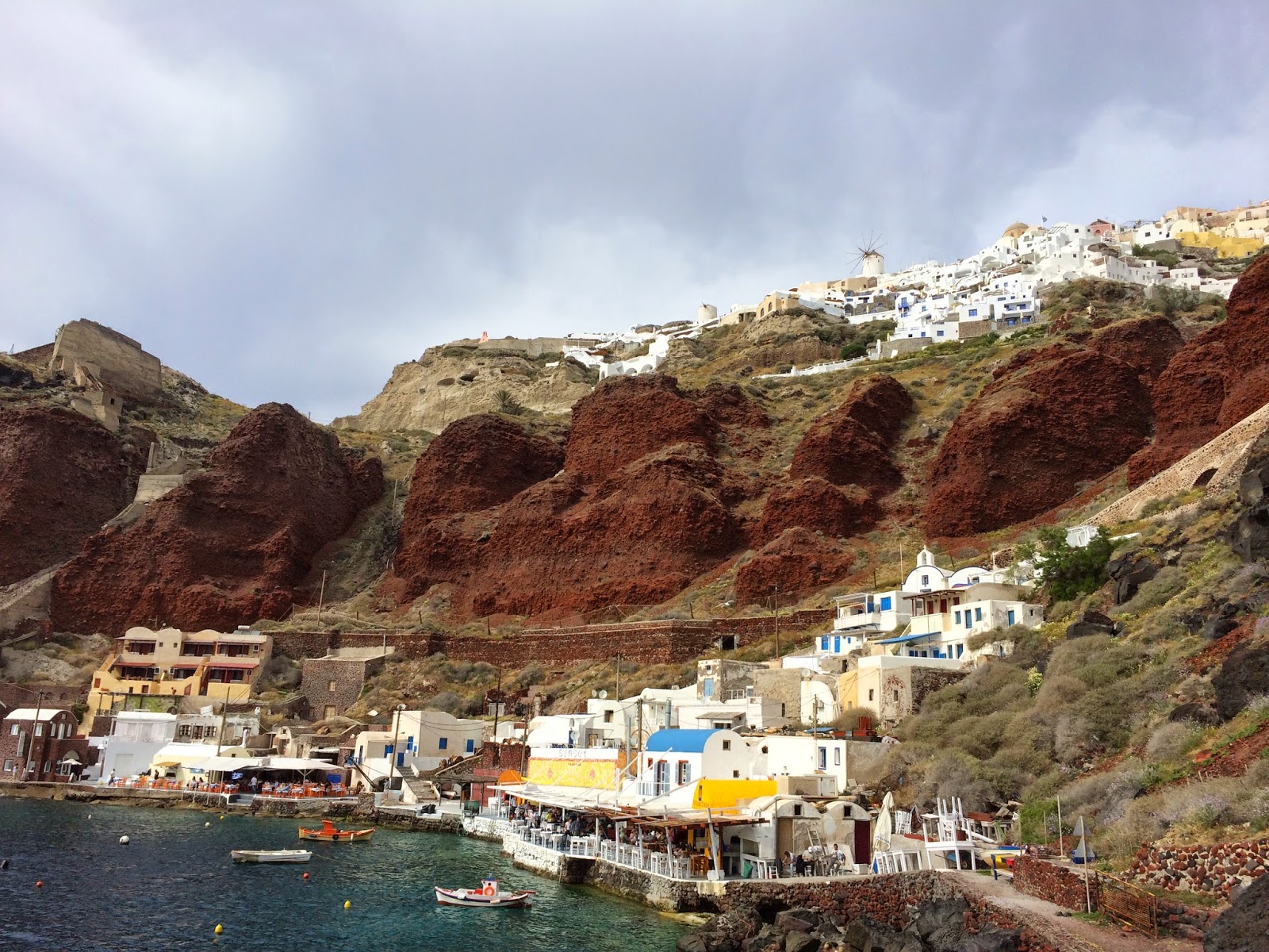 Amoudi Bay - Santorini - Travel is my favorite Sport