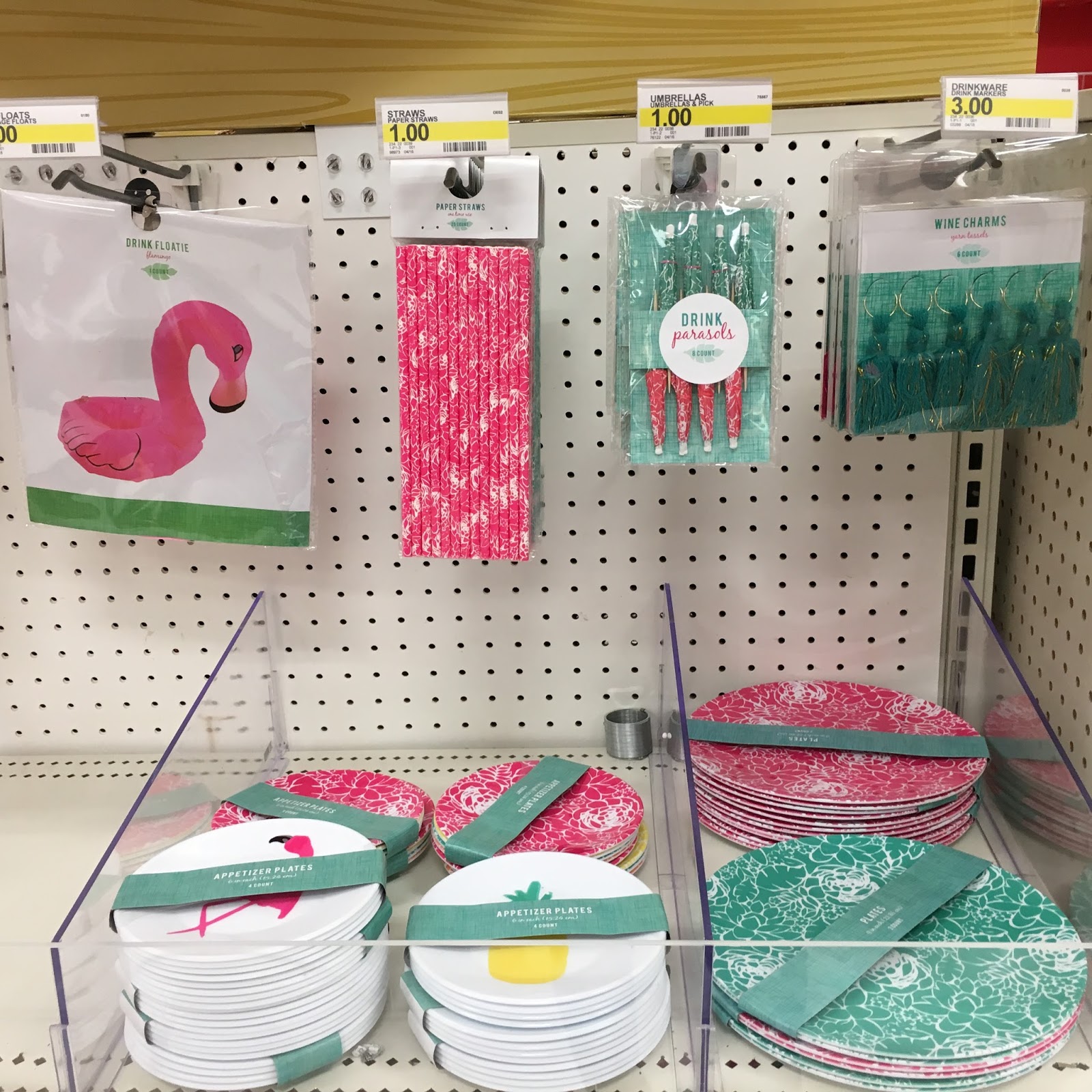 Tracy's Notebook of Style: NEW 25 Pics: Target Dollar Spot Pineapple ...