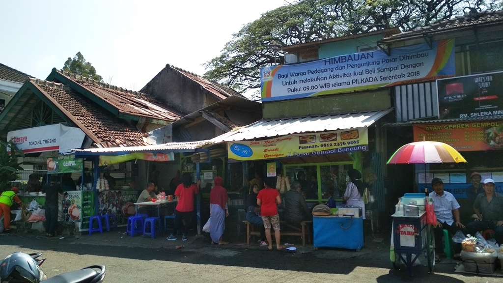 Kuliner Legendaris Bandung: Kupat Tahu Gempol Sejak Tahun 1969