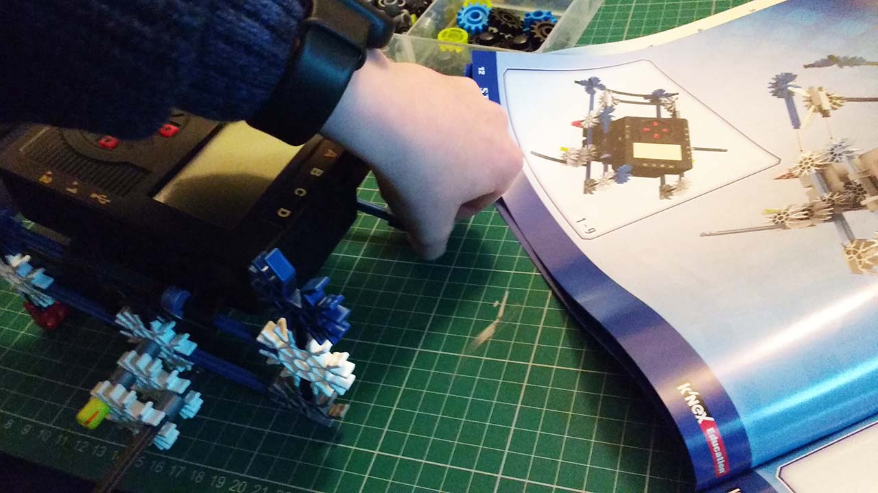 K'Nex Robotics Review - Build and Program Big Robots! | Tech Age Kids ...