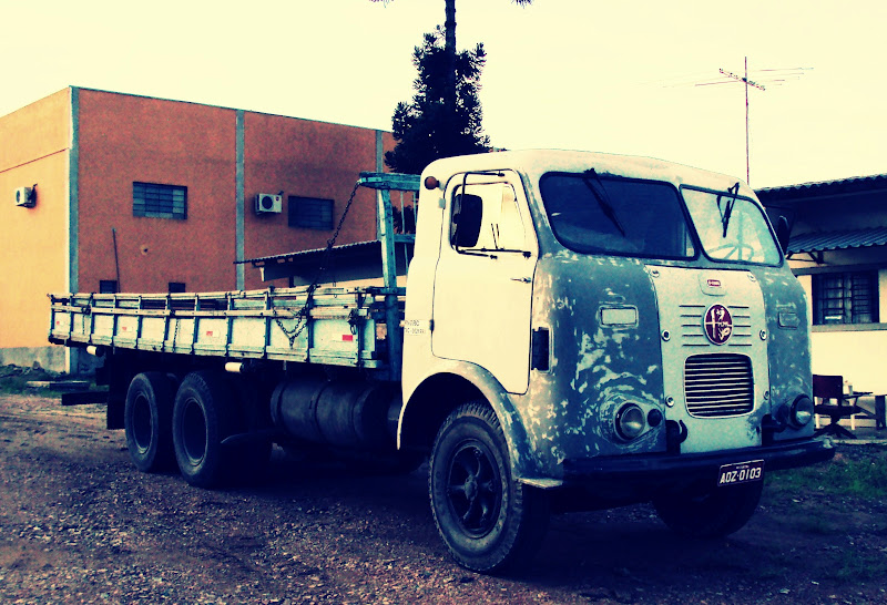 Veículos em Geral: Caminhão FNM D11.000 cabine Standard