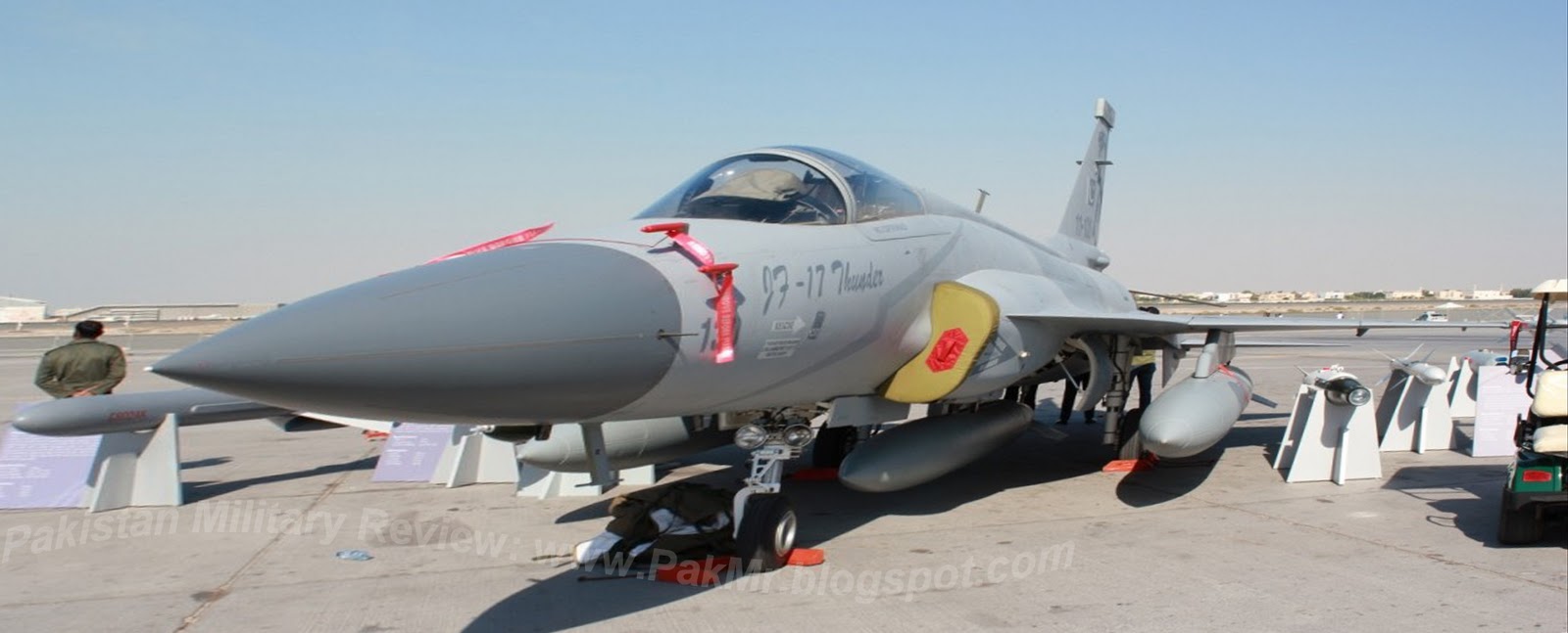 JF-17 Tailor Made For Pakistan Air Force: Air Chief Rao Suleman ...
