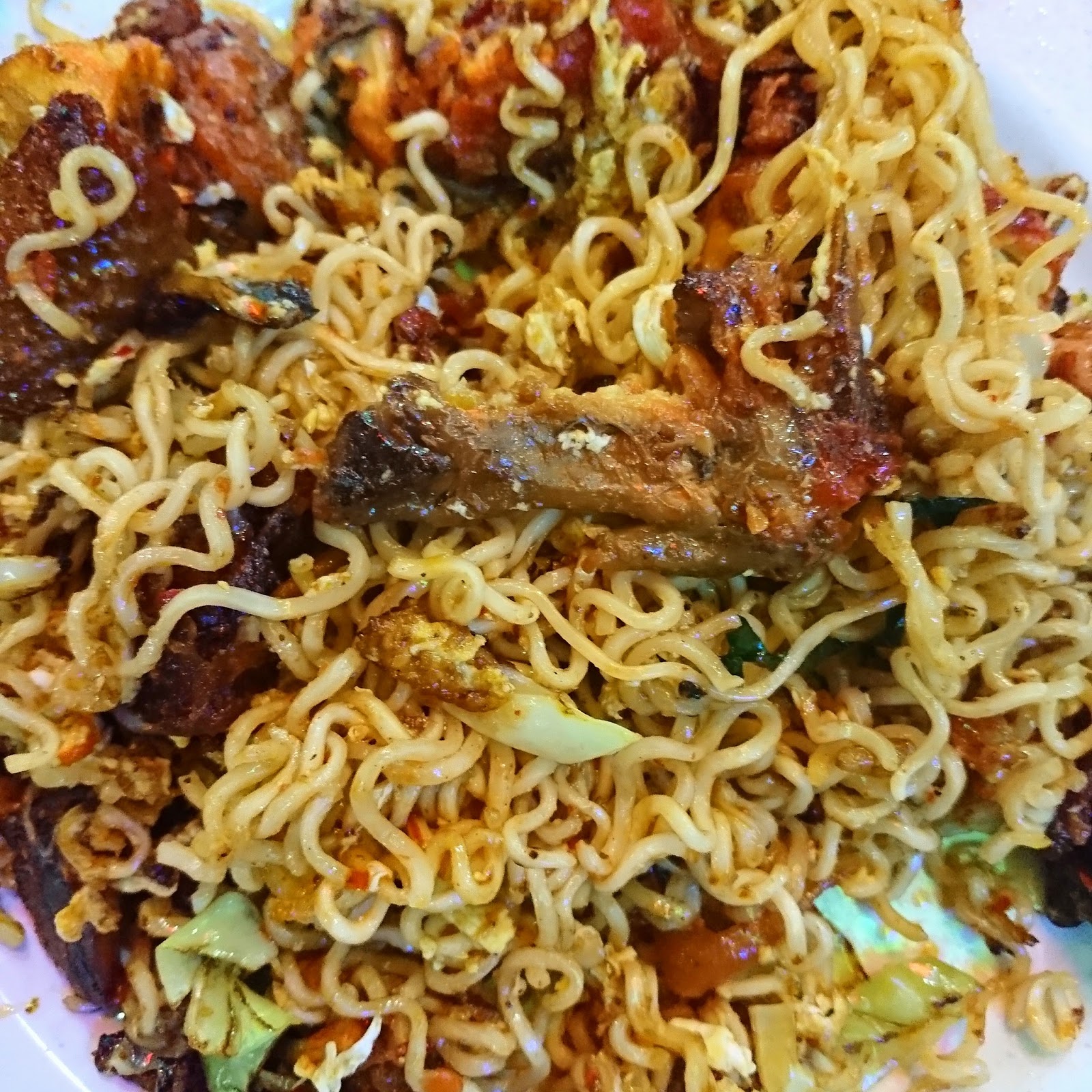 Gambar Megi vs Gambar Kuih Raya ! - BEN ASHAARI