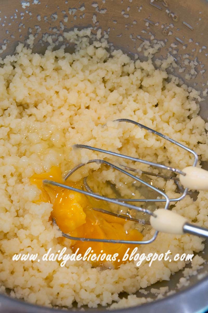 dailydelicious: Lemon Meringue Choux: Lemon choux, my way