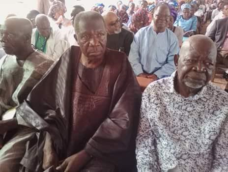 Audu Ogbe bids farewell to his mum.