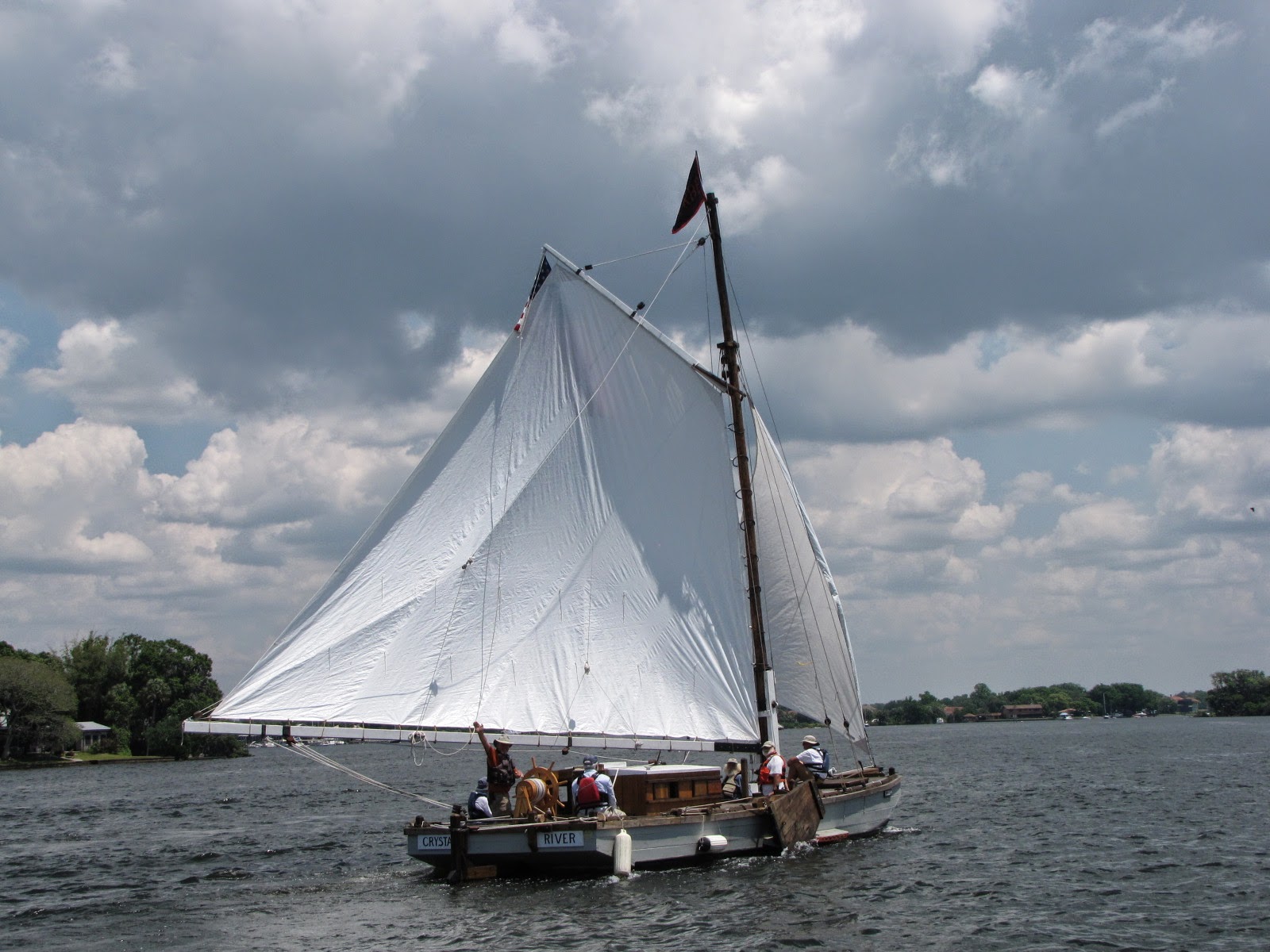 Hobbes Hobbles to Florida: Barge Sailing (Crystal River)
