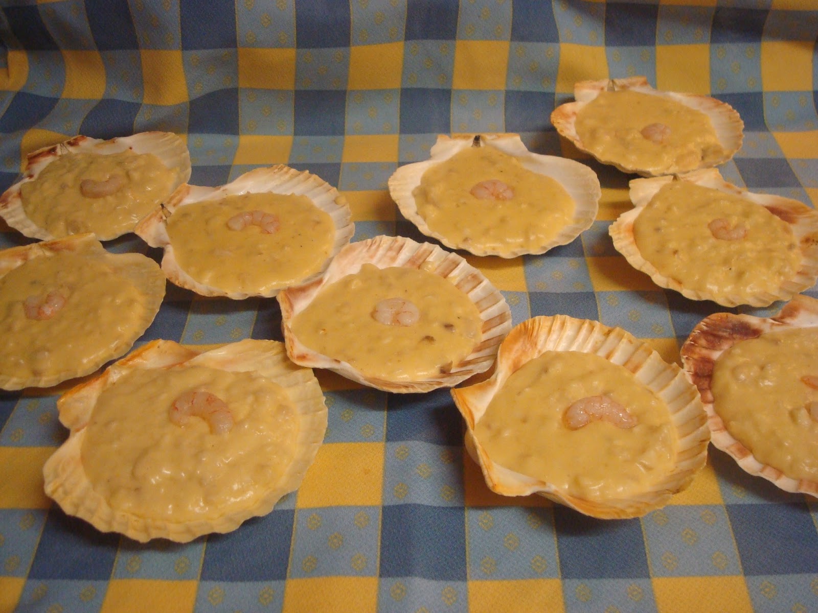 Comer por haber comido: CONCHAS RELLENAS DE PESCADO Y MARISCO