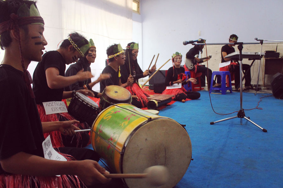 CATATAN KECIL: papua's Song : Ensemble of yamko rambe yamko