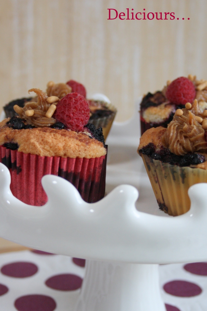 Deliciours...: Cupcakes aux fruits rouges et à la pâte de spéculoos