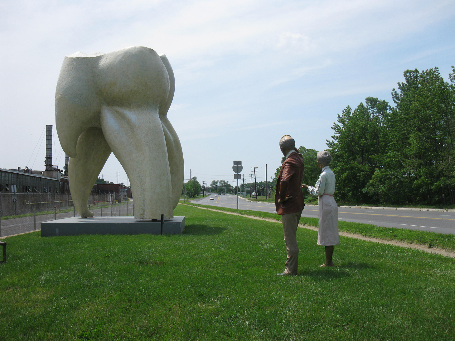 Eccentric Roadside: Molar expedition: The giant tooth of Trenton, New ...
