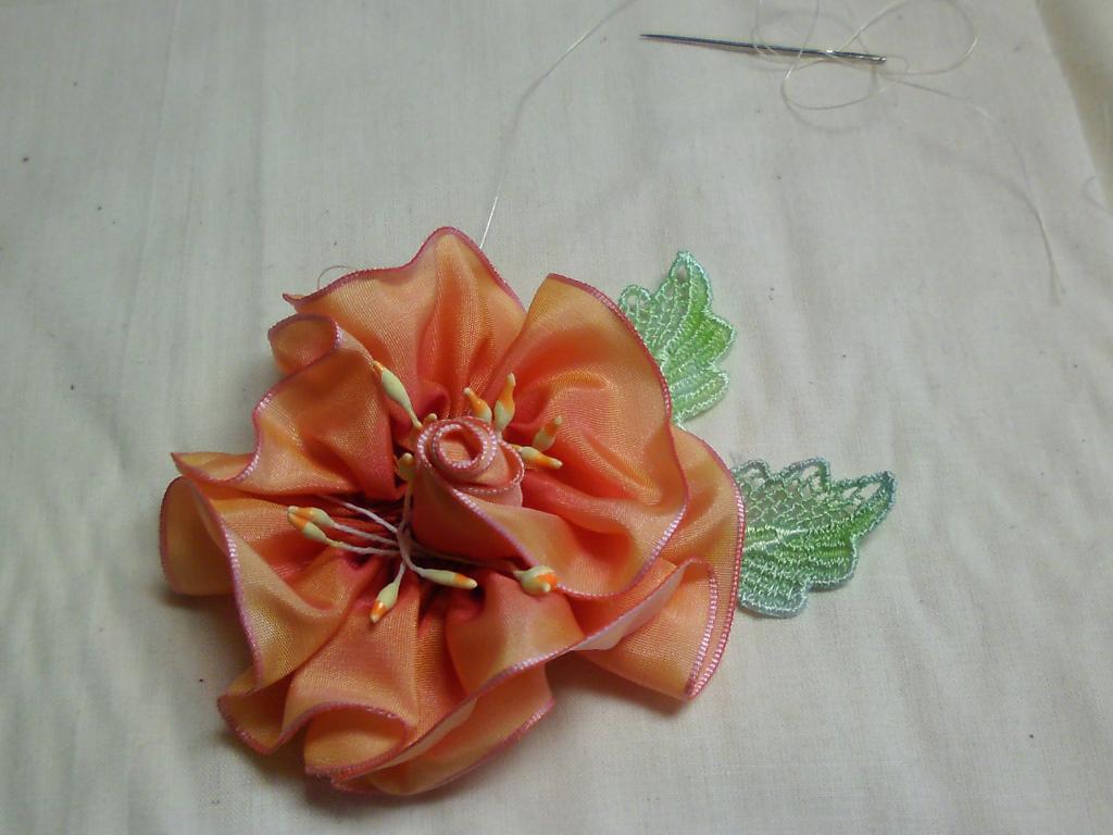Shawkl Designs: Wire Ribbon Rose Tutorial
