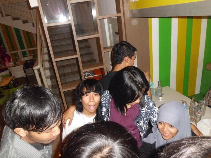 Buka Puasa Bersama Alumni SMP 194 di Pecel Lele Lela | PATRIOTISME ...