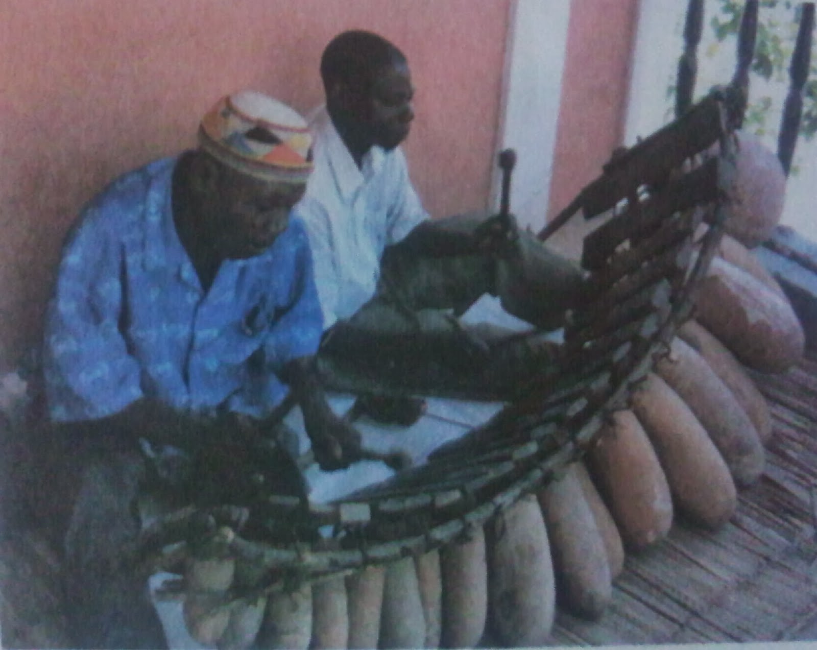 Eu adoro estudar: Instrumentos musicais tradicionais de Angola