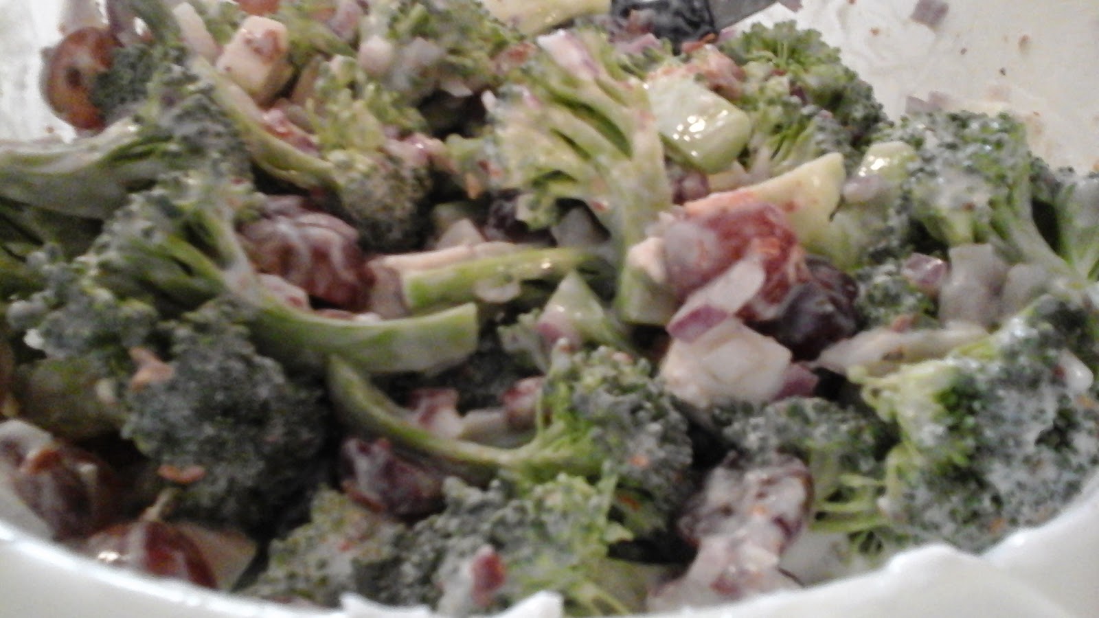 Mes Plaisirs Coupables: Salade de brocoli et feta