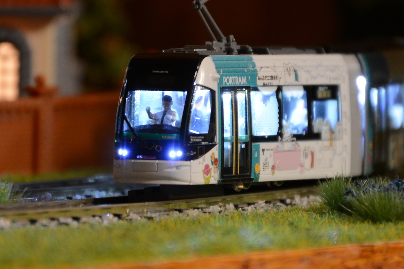 My Miniature Worlds: Adding passengers to my Kato N-scale tram
