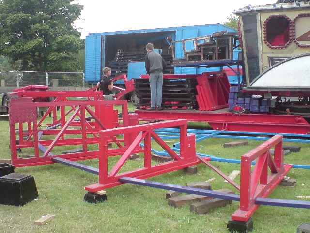 North East and Yorkshire Fun Fair Pics: Building Up A.S. Crow & Sons ...