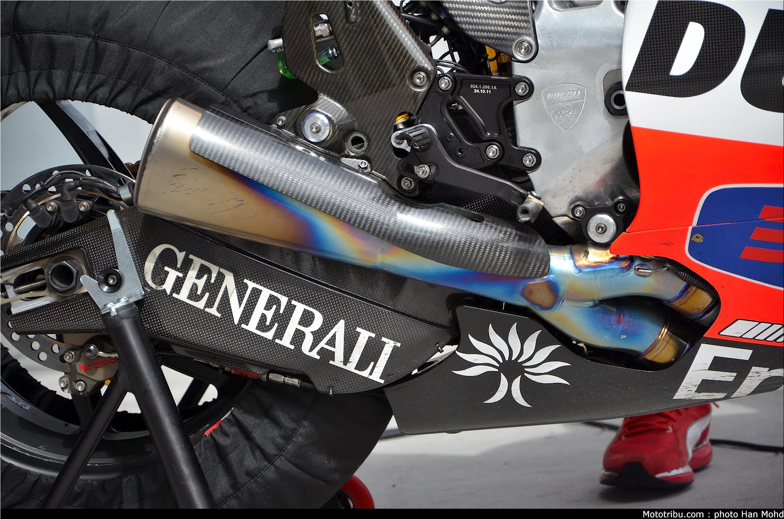 Racing Cafè: Photo #204 - MotoGP exhausts 2012