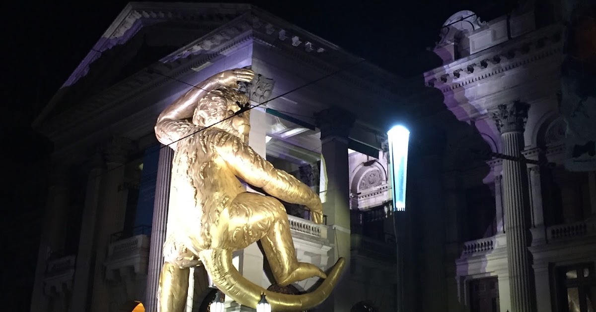 So In Love With Melbourne: Golden Monkey at the wall of Melbourne Town Hall
