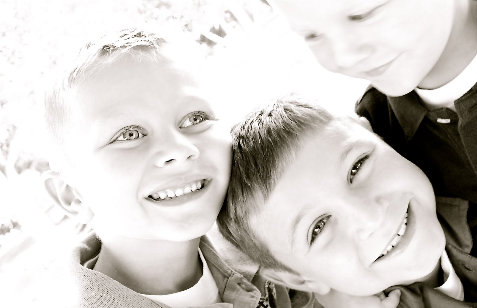 The Harnisch Family: Photoshoot with three Trofholz boys