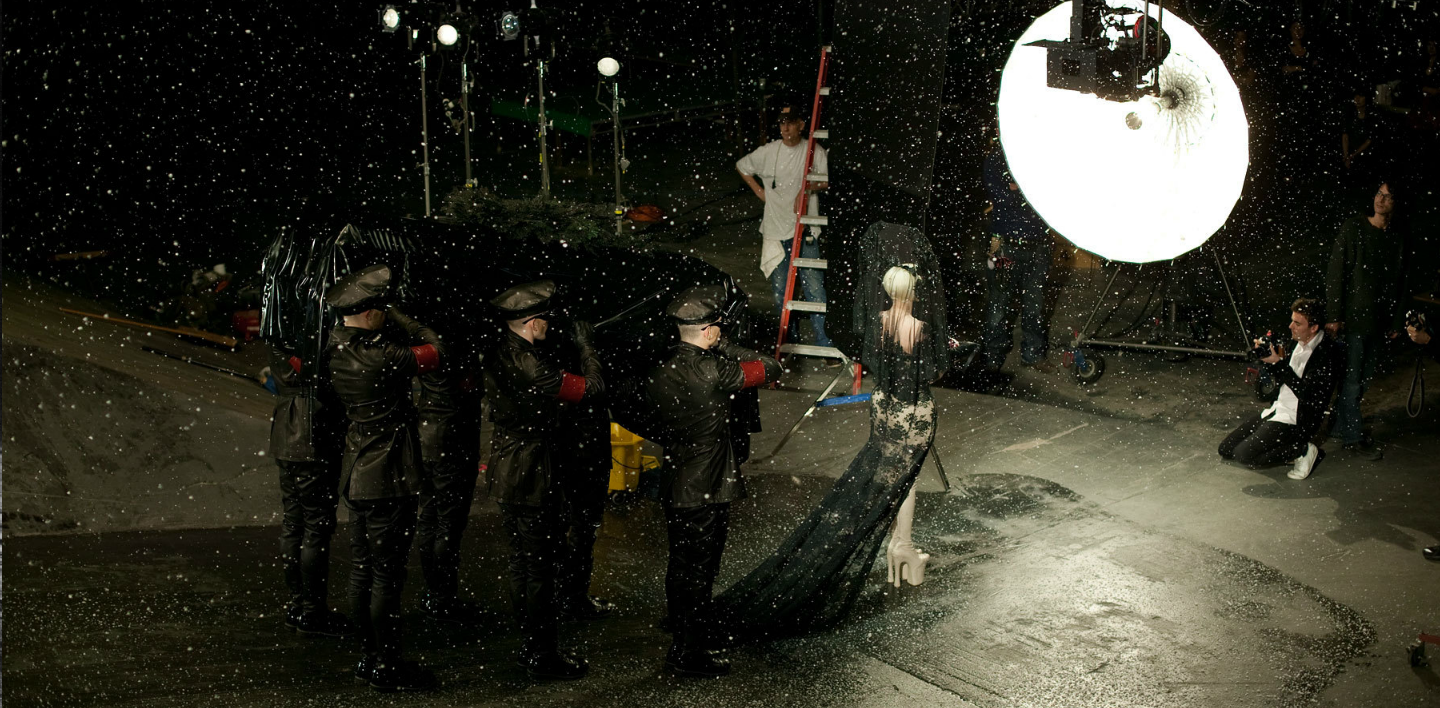 Gaga This Way.: Fotos del backstage de la grabación del Vídeo e Lady ...
