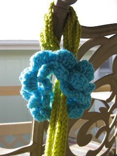 Tw-In Stitches: The Flower Scarf