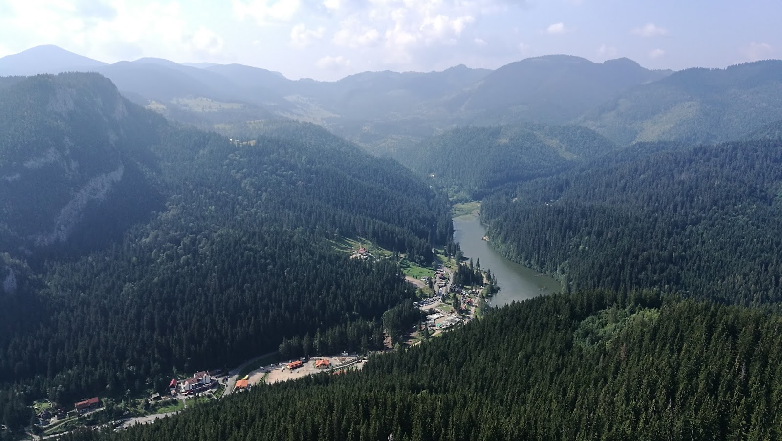 Salvemos el Mundo: Suhardu Mic desde Lacu Rosu en Cheile Bicazului.