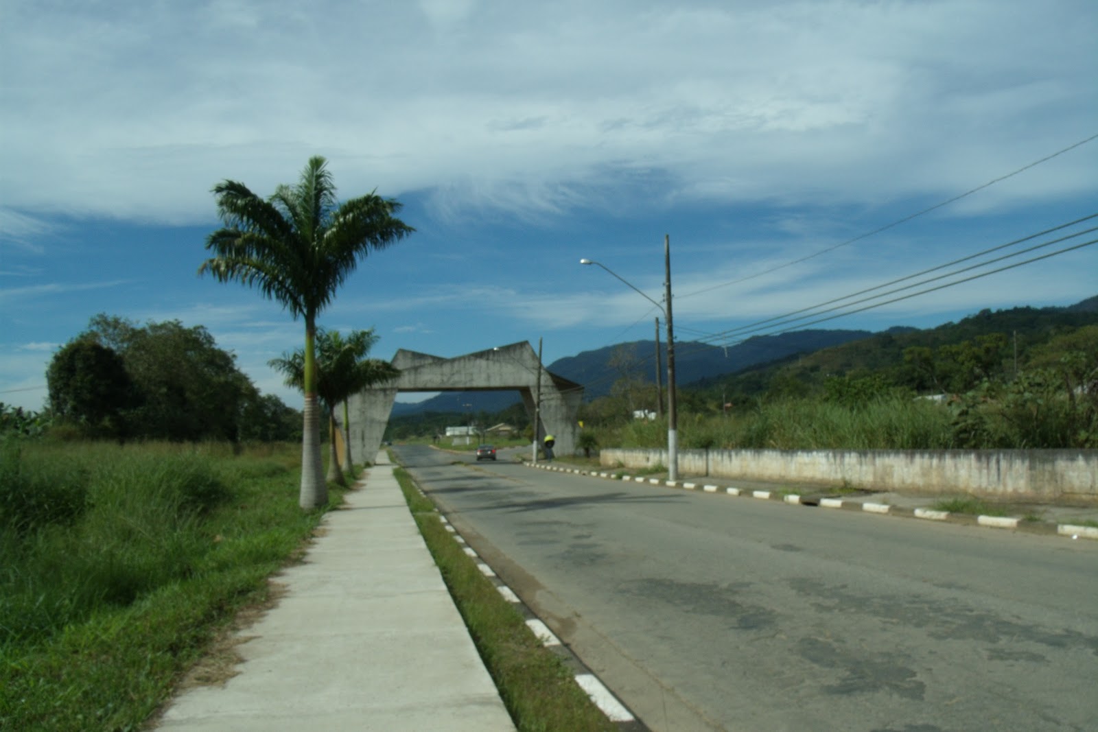 UM OLHAR SOBRE ITARIRI-SP...: VISTA DA ENTRADA DA CIDADE... UM OLHAR SOBRE ITARIRI-SP...: VISTA DA ENTRADA DA CIDADE...
