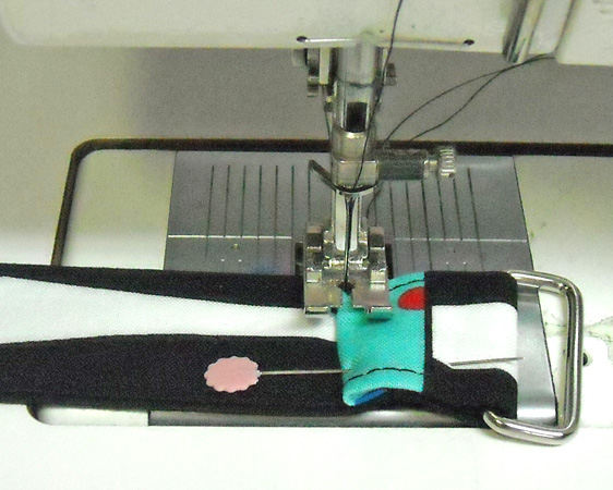 Sid's In Stitches: How to Make an Adjustable Strap