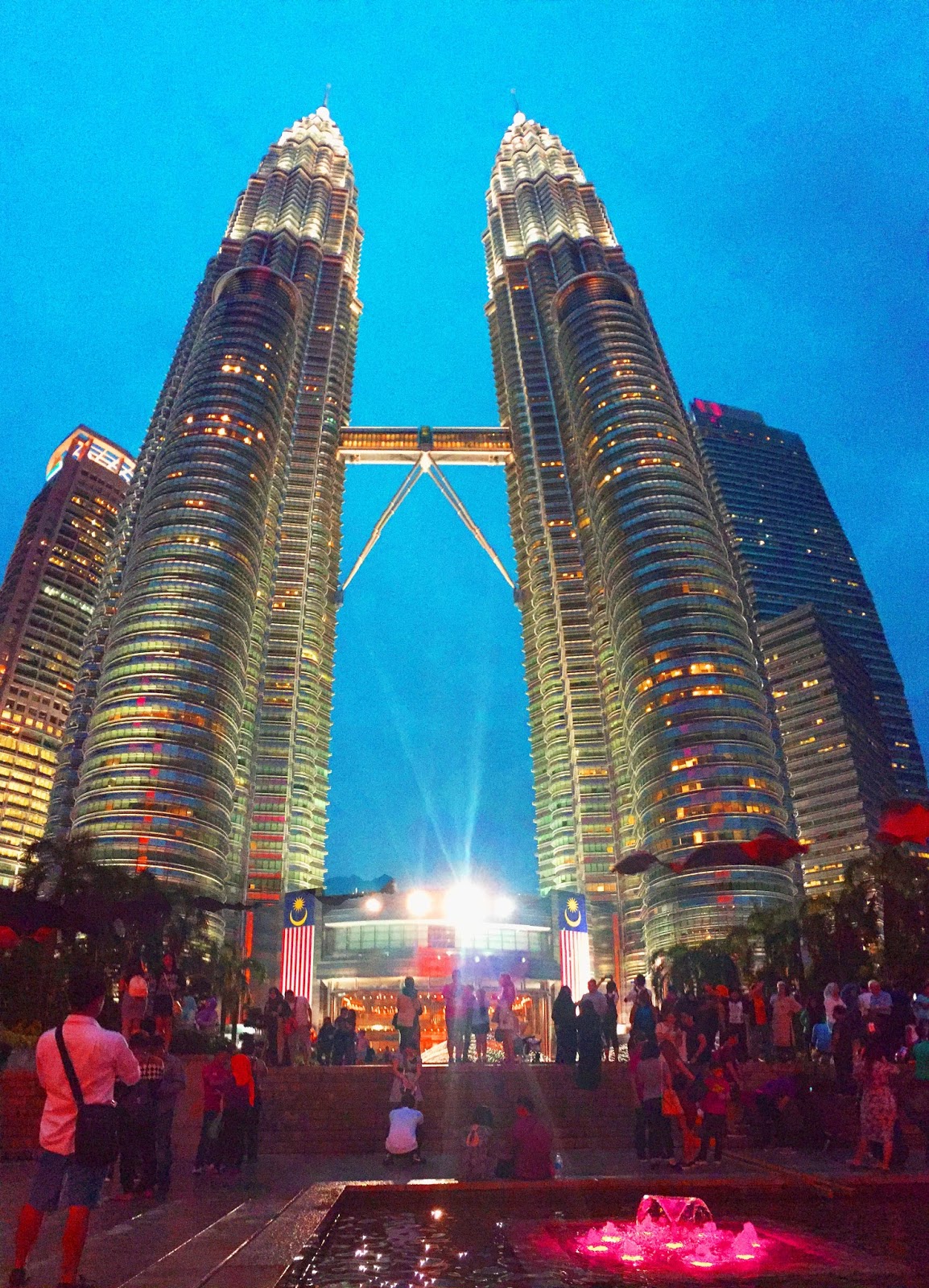 Petronas Twin Tower - Travel Destination and tips