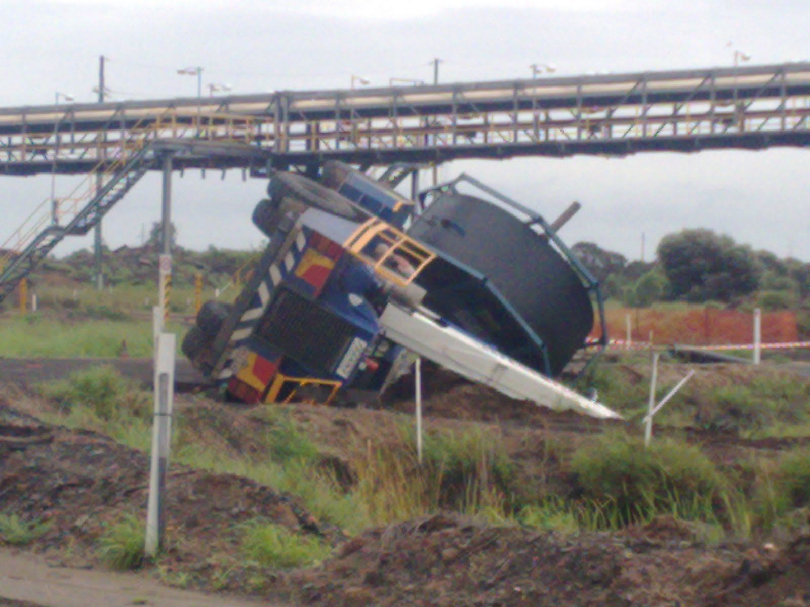 Industry Mayhem: Franna Rollover