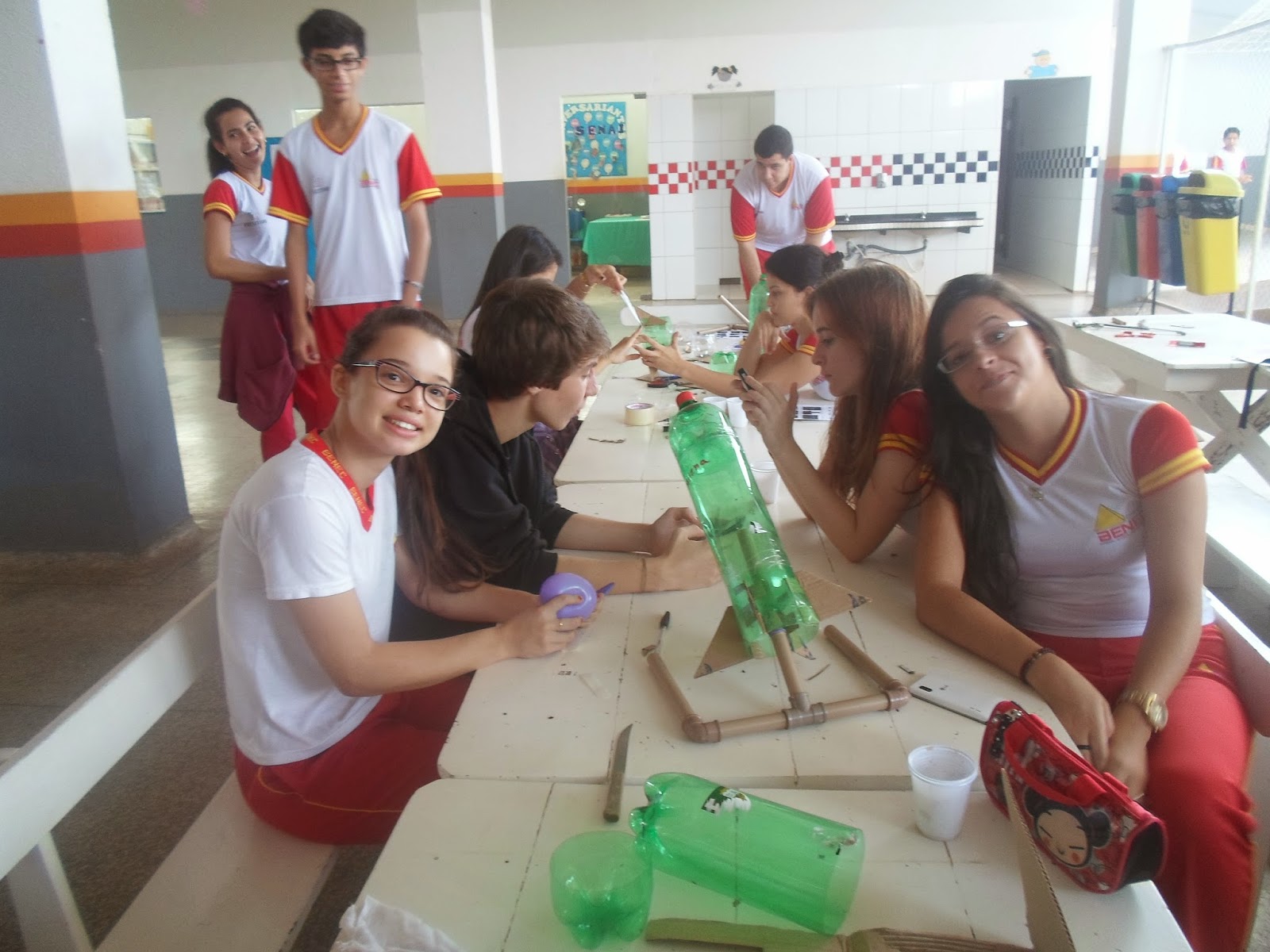 Benec 2° E.M: Fotos dos alunos participando as atividades prática.