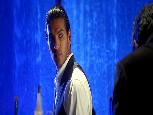 Dhoom 2004 Hindi BRRip 720p | Movies4funmaza