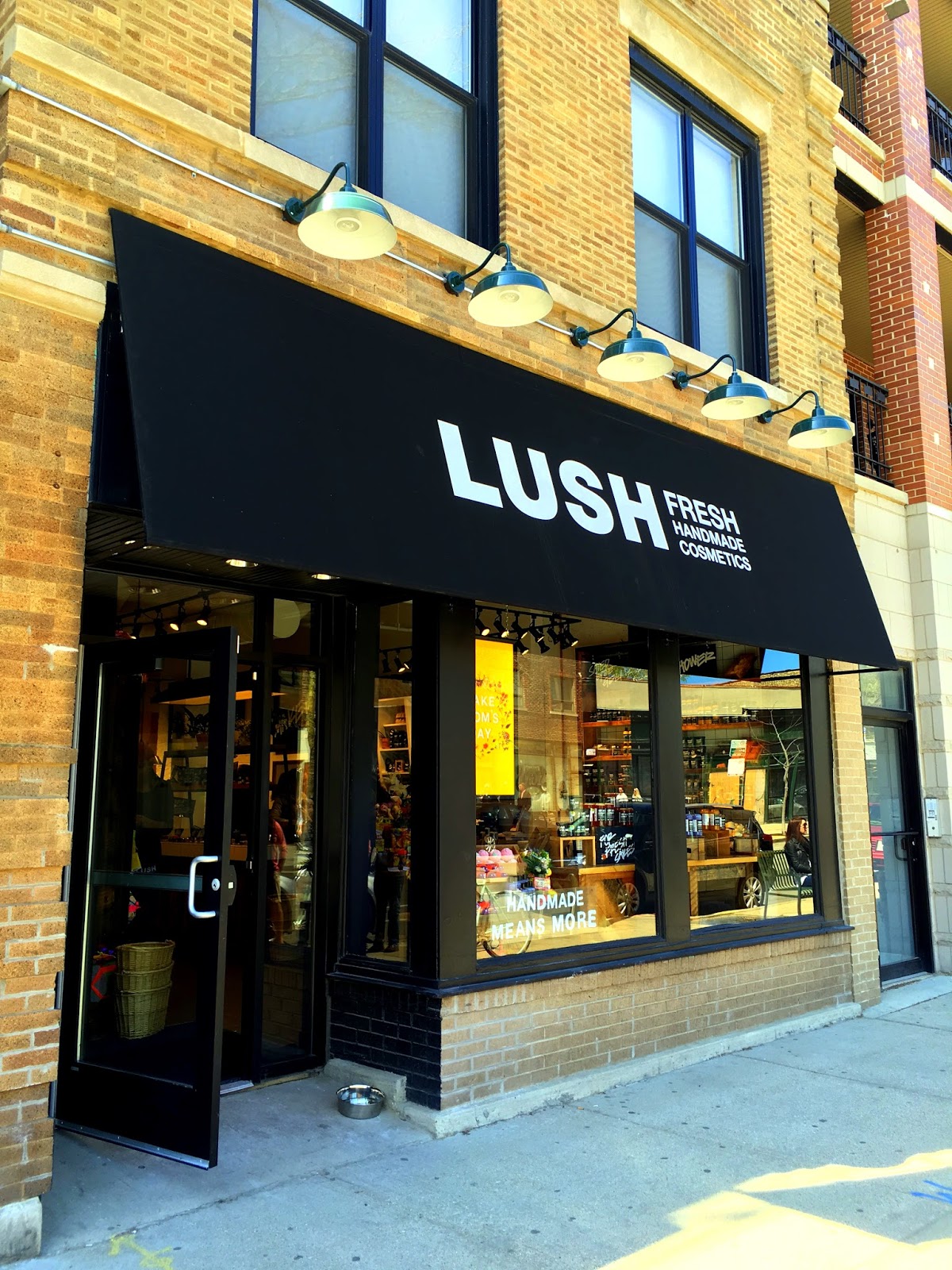 Lush Cosmetics opens on Chicago\'s Southport Corridor – Southport ...