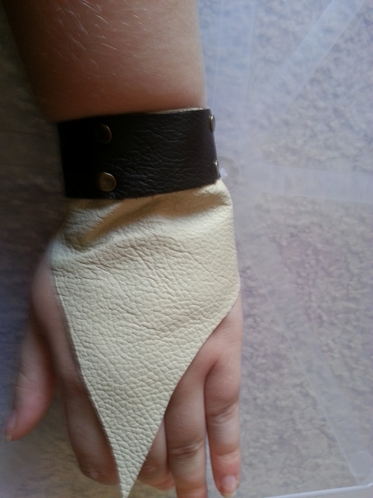 Did It Myself Craft Tutorials: Asymetrical leather cuff bracelet tutorial